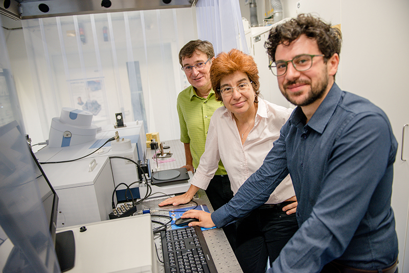 Terahertz spectroscopy determines hydration shell size | Spectroscopy ...