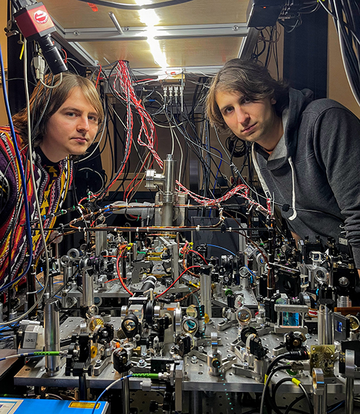 Quantum processor beats the diffraction limit in spectroscopy ...